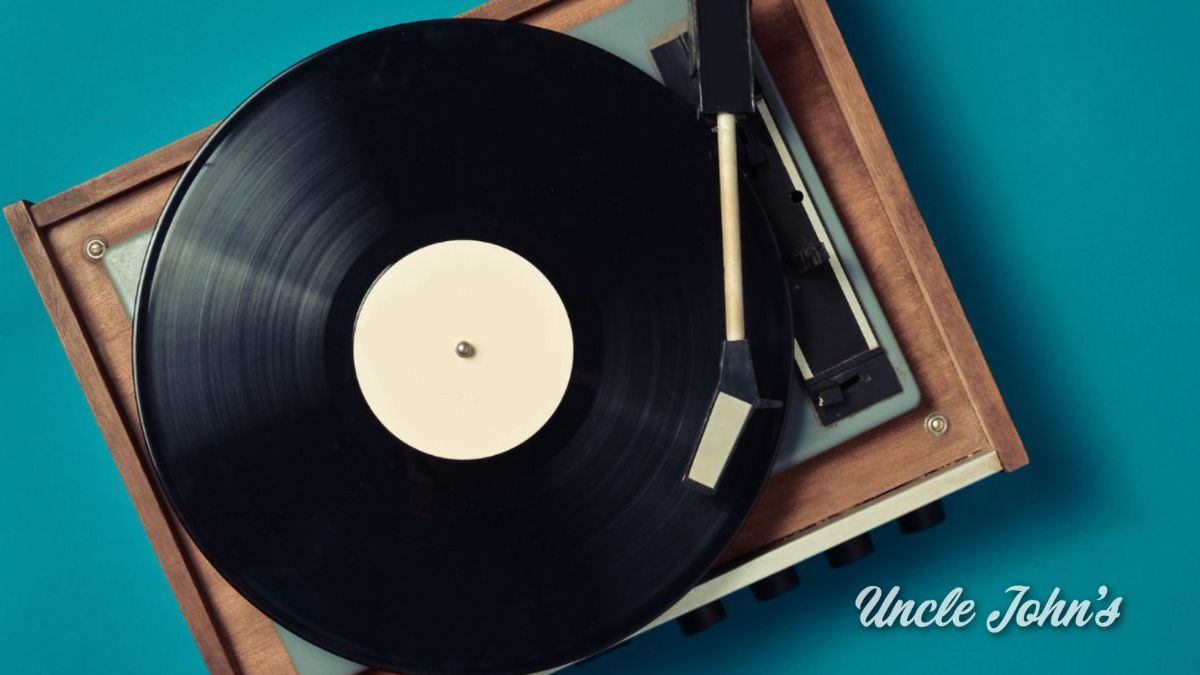 33 1/3 Facts a Minute: A Spin Through the History of Vinyl Records ...